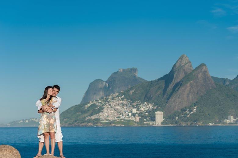 5 reasons to book a vacation photographer for honeymoon | Localgrapher