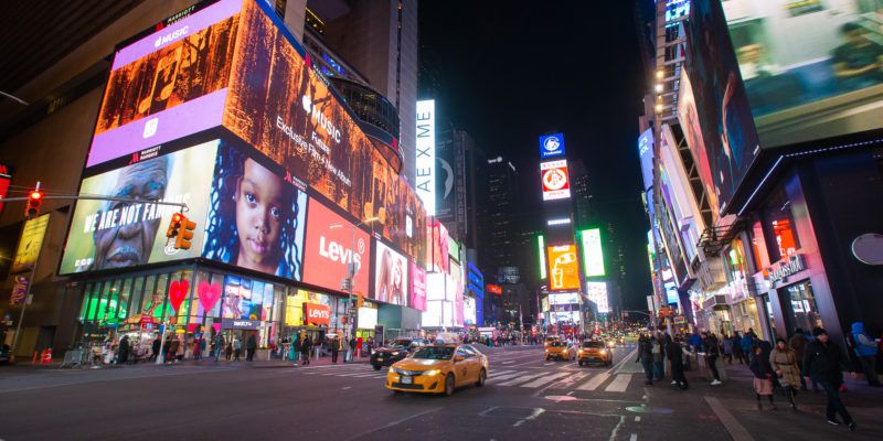 Photographer in New York City - Book Photo Shoot | Localgrapher