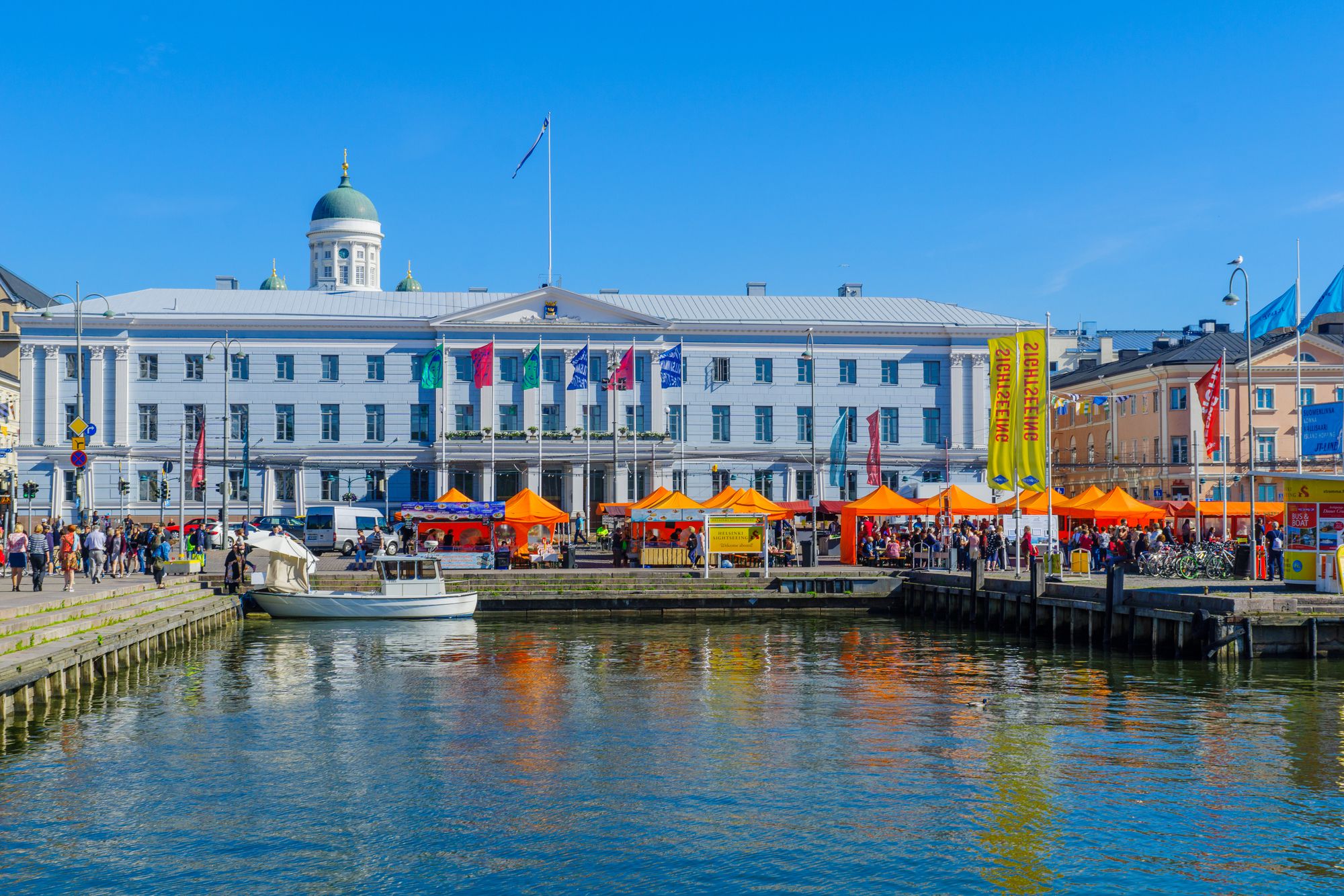 Helsinki Market Square & Other Top Photo Spots in Helsinki | Localgrapher