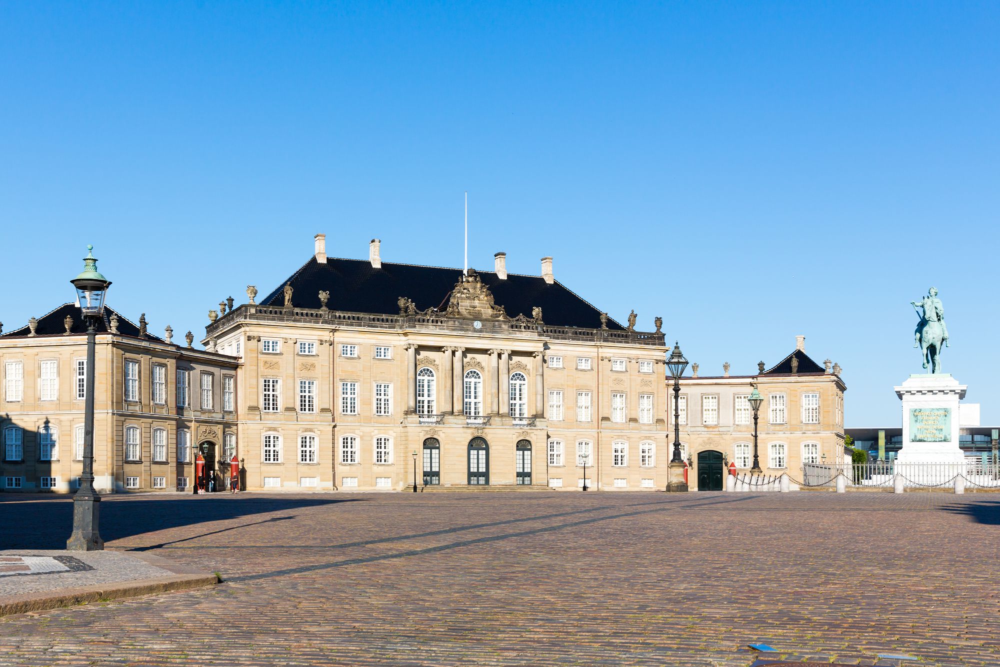 Amalienborg Palace & Other Top Photo Spots in Copenhagen | Localgrapher