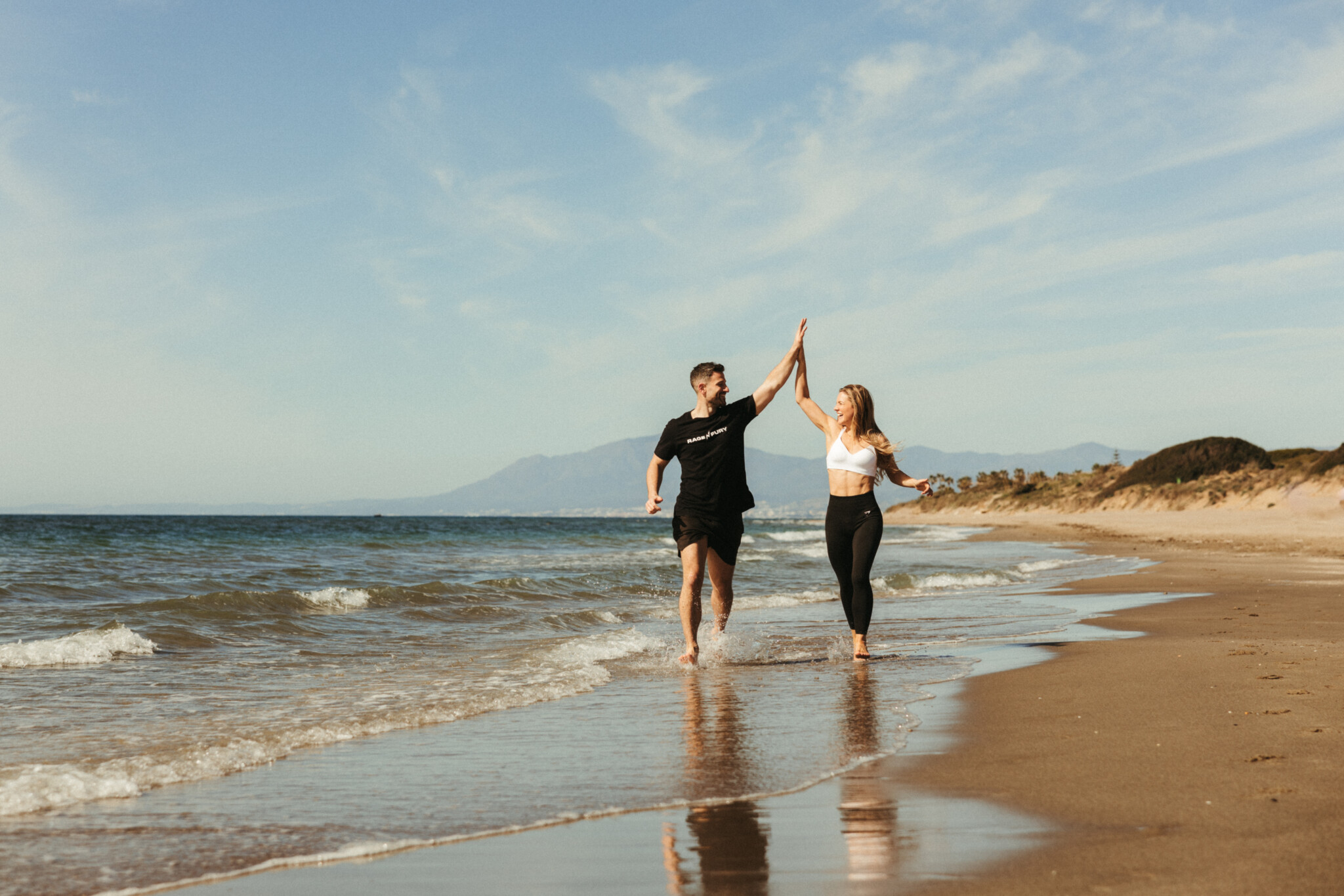 20+ Beach Photoshoot Ideas from Around the World | Localgrapher