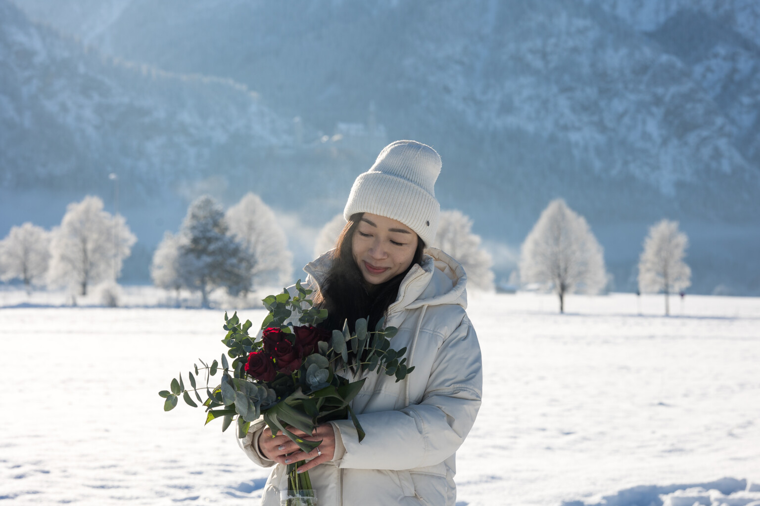 25+ Poses Your Personal Photographer Can Capture in Winter Only ...