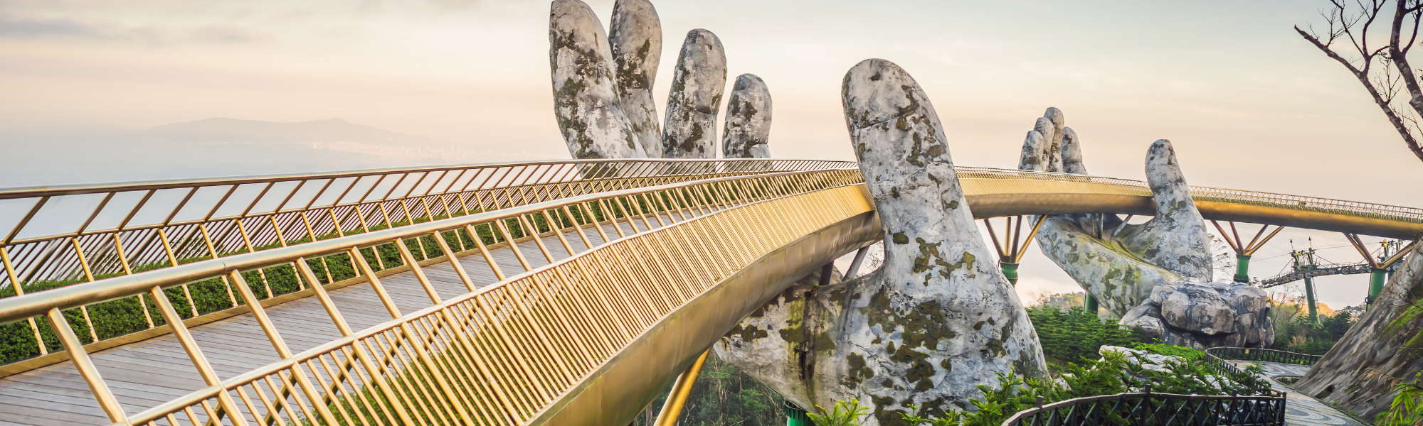 Da Nang Golden Bridge & Other Top Photo Spots in Vietnam | Localgrapher