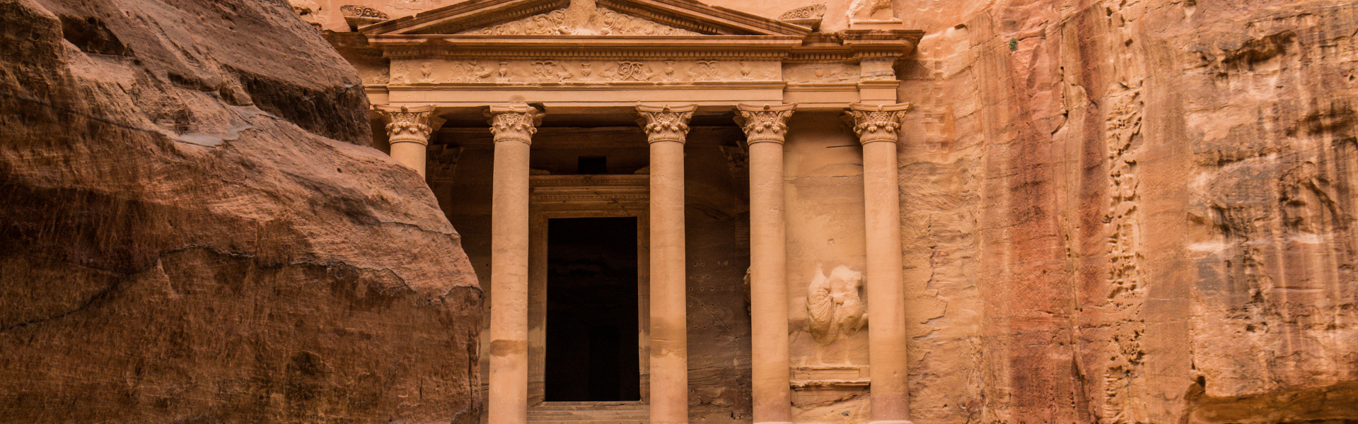 Best Photo and Photography Spots in Petra | Localgrapher
