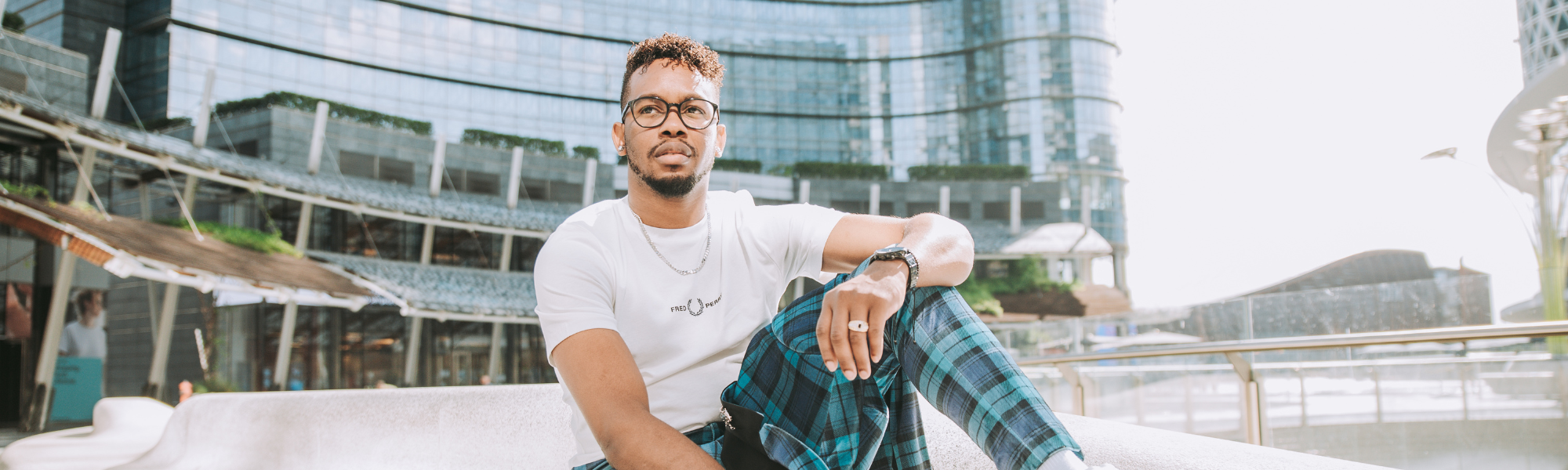 15 Tips on How to Be Photogenic for Men - Localgrapher