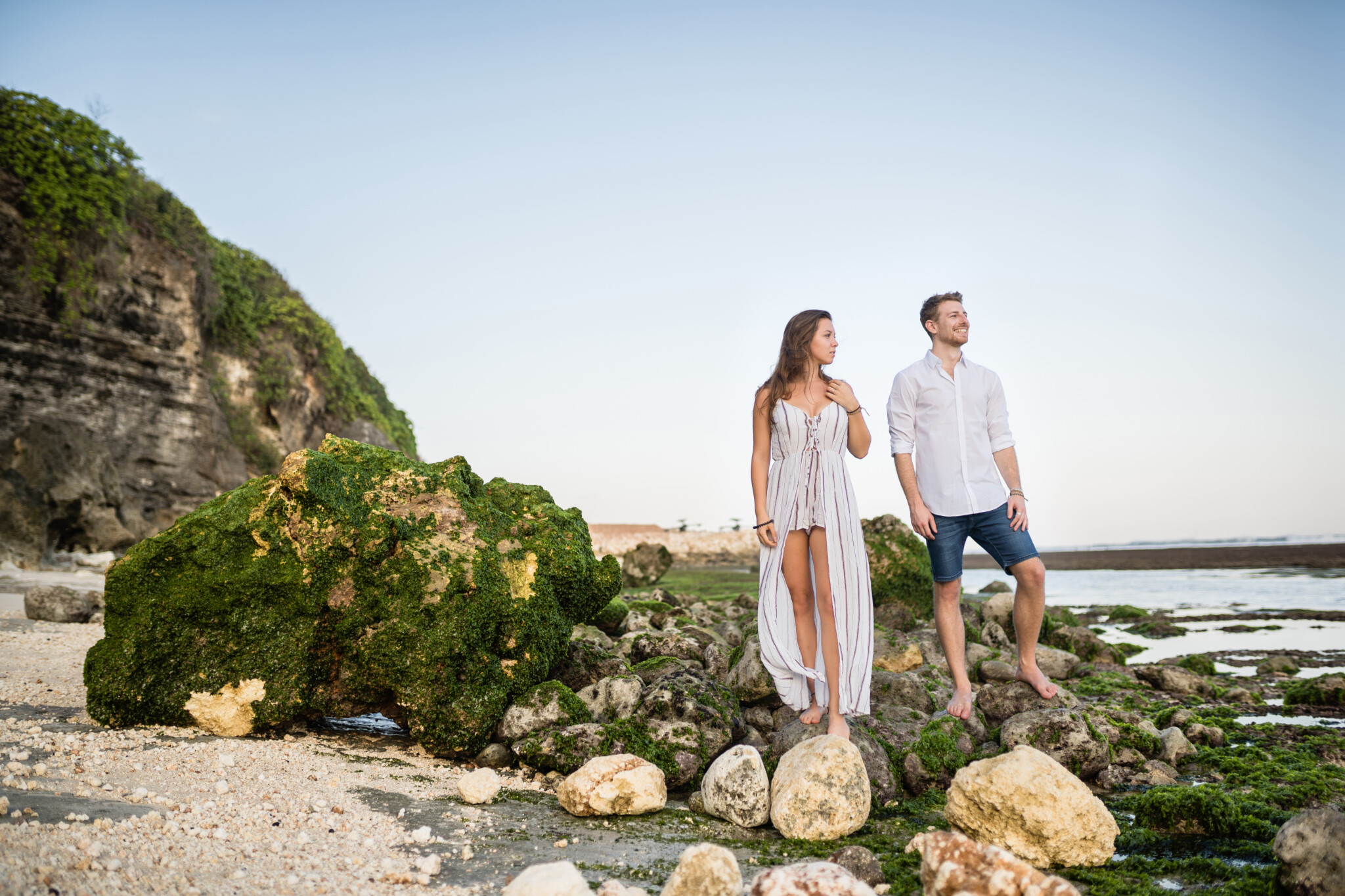 20+ Pre Wedding Photoshoot Ideas from the Most Romantic Places around ...