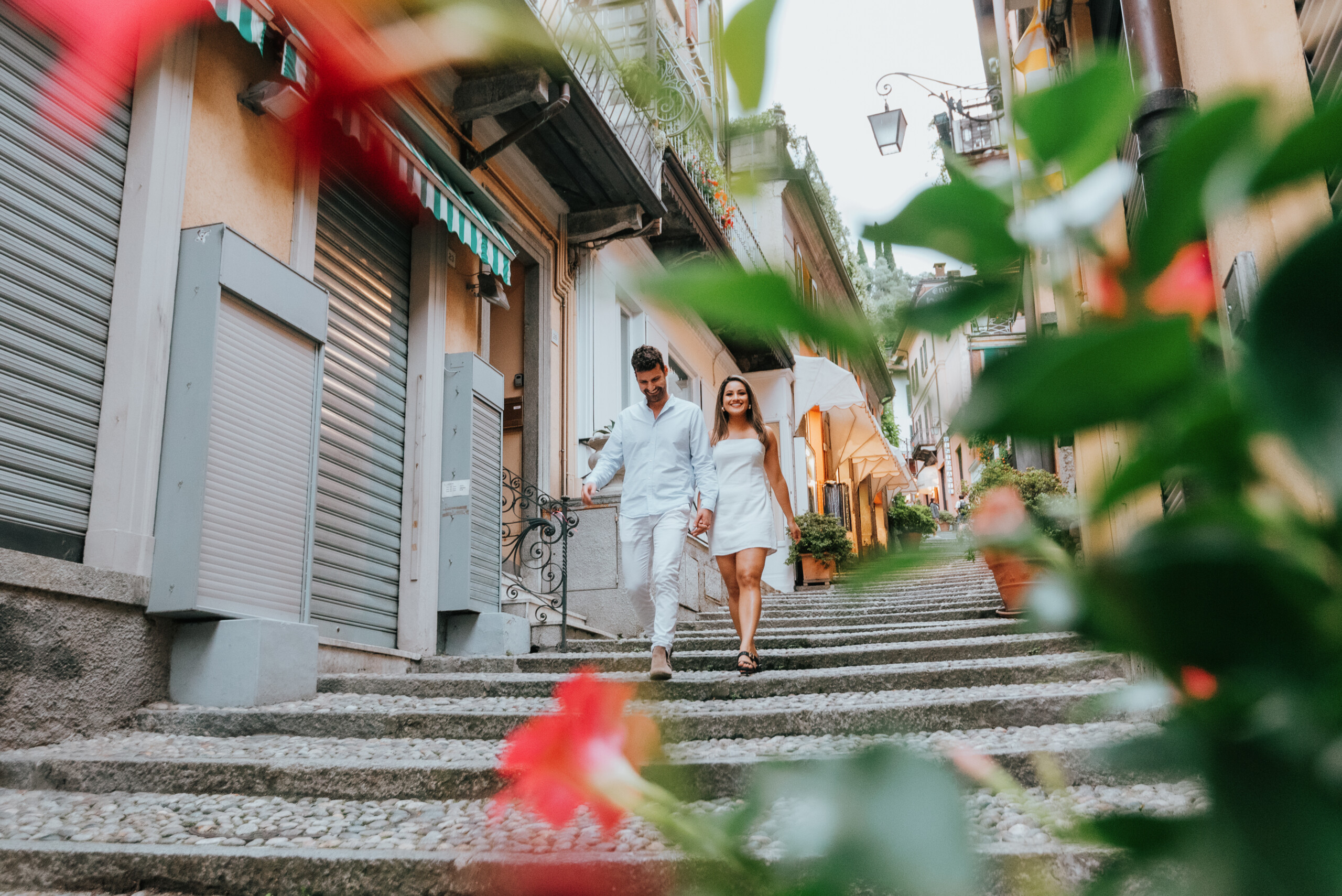 20+ Pre Wedding Photoshoot Ideas from the Most Romantic Places around the Globe - Localgrapher