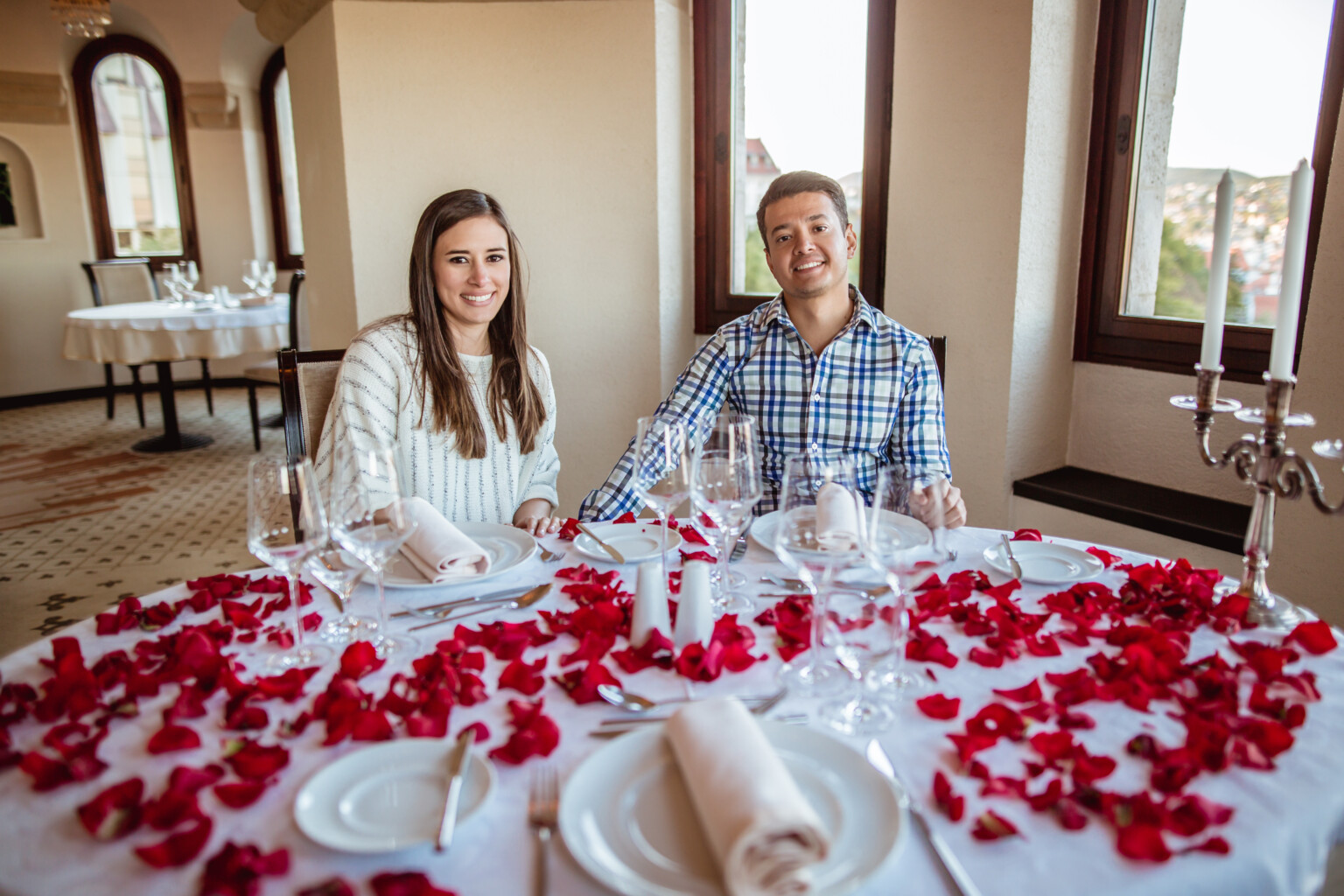 Photoshoot with Roses: Color Coordination, Poses & Tips from PRO ...