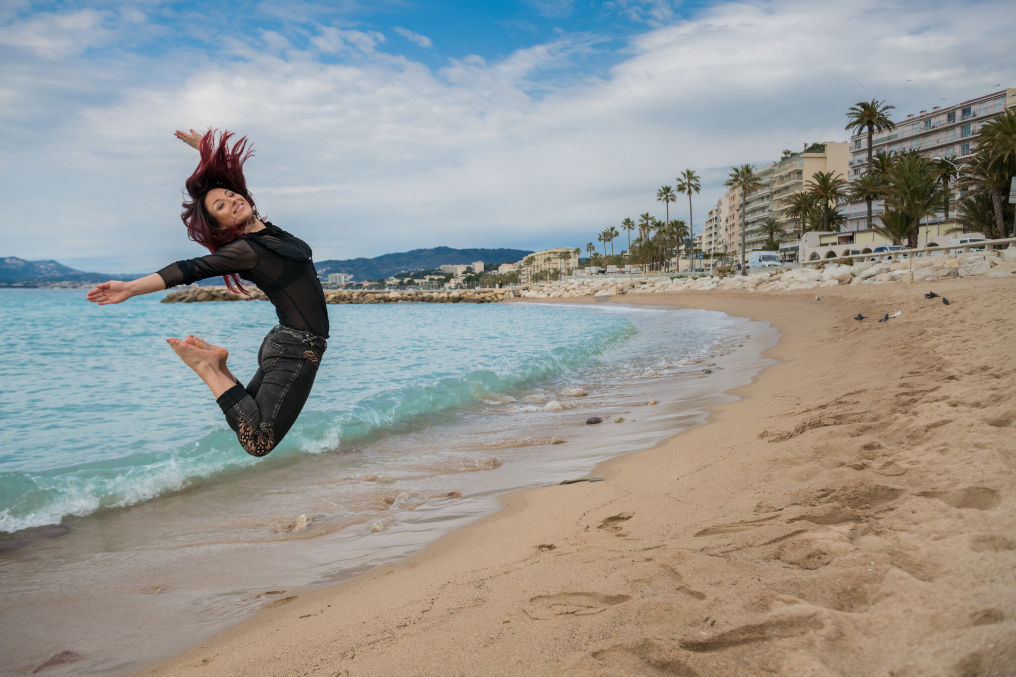 Top 20 Stunning Beach Poses for Your Next Photoshoot - Localgrapher
