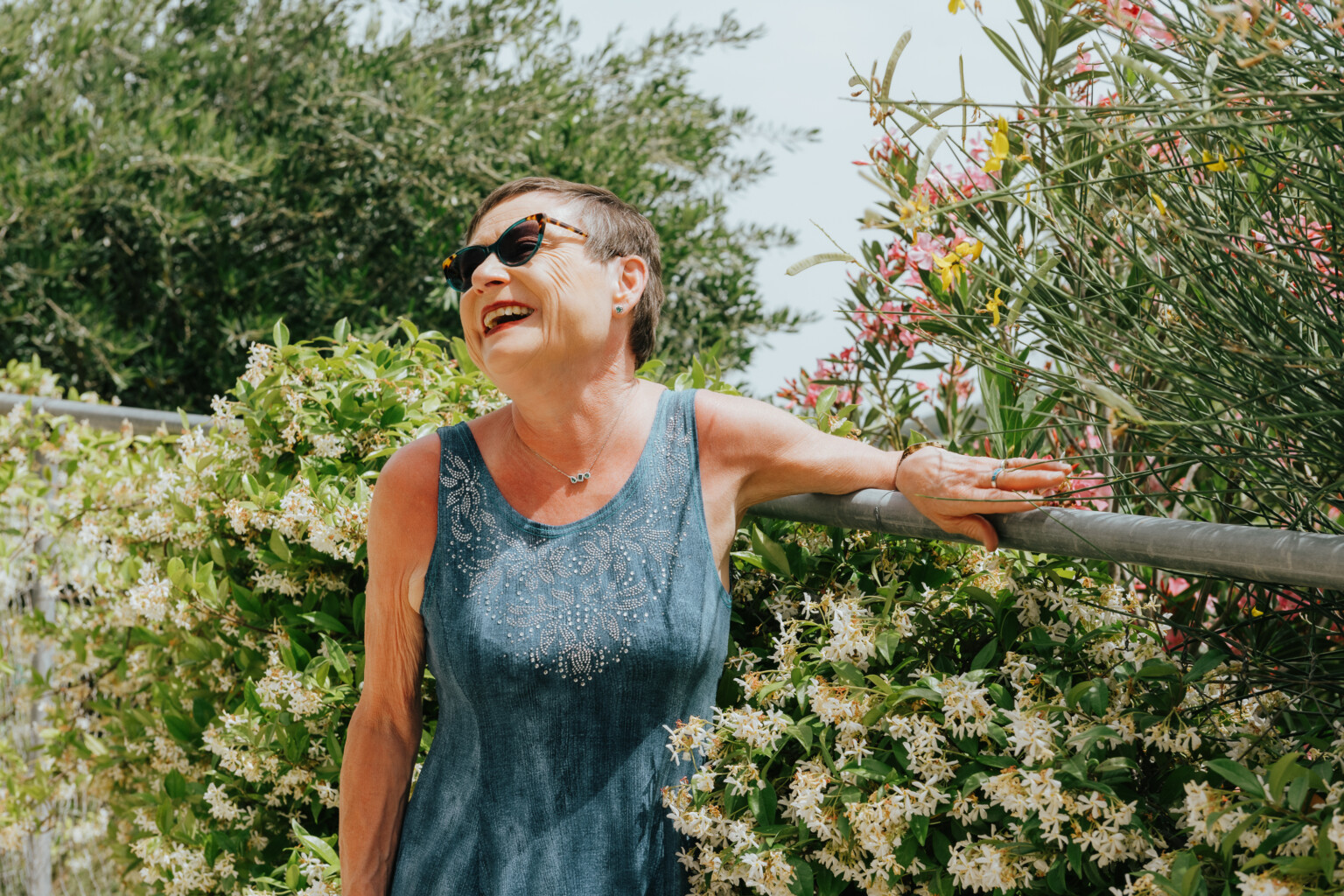 Mastering Poses for Pictures: Top Tips for Stunning Photos - Localgrapher