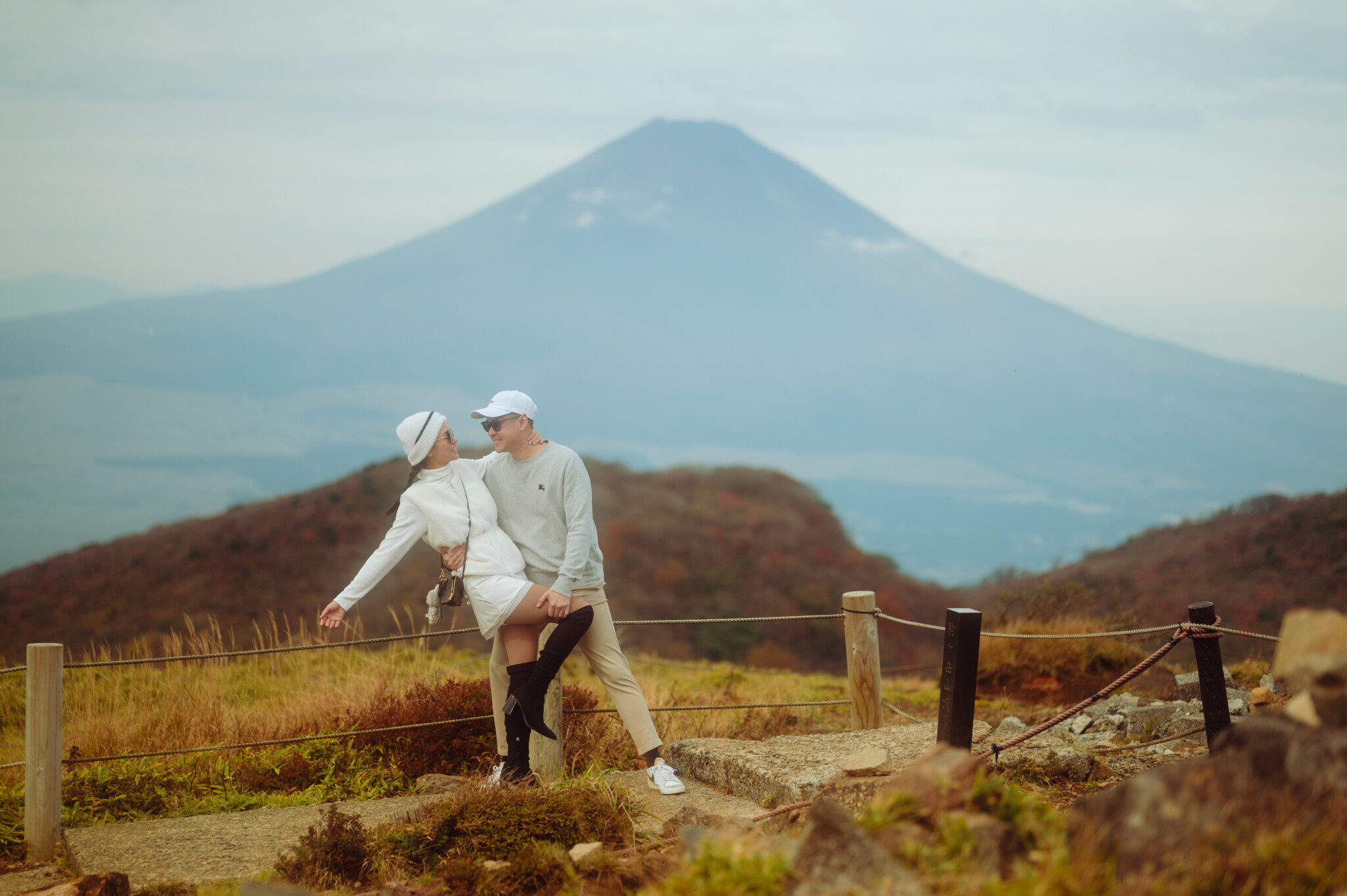 20 Amazing Poses for Photos: Top Tips to Look Your Best in Every Shot ...