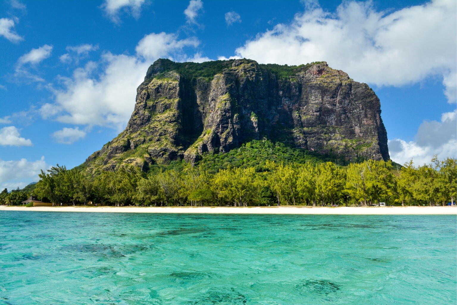 Mauritius Honeymoon: Ultimate Guide to Luxury Resorts, Beaches ...